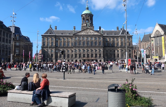 Free Live Webcam Amsterdam | Dam Square + Red Light District | StreamAmsterdam Red Light District