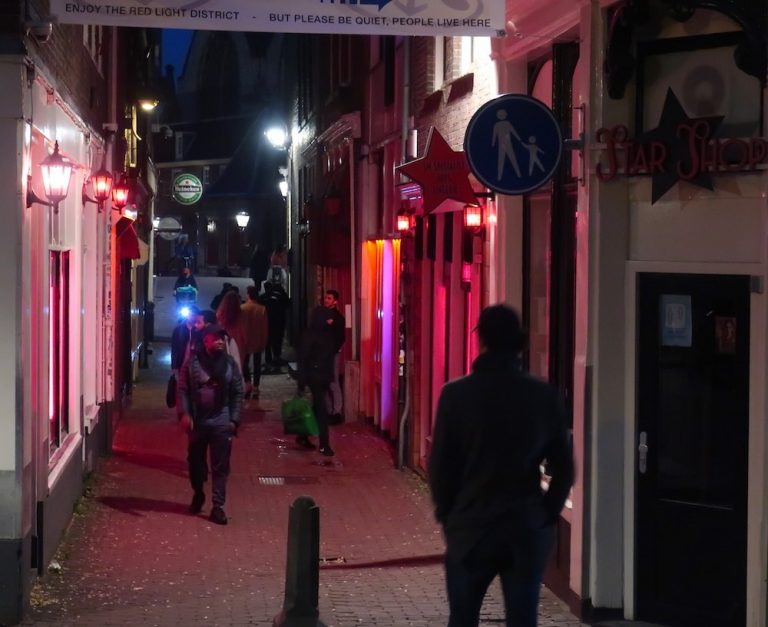 Amsterdam Red Light District Girls: 2026 Guide to Prices & Laws